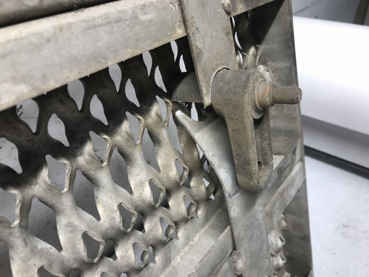 01-50798-1424/A | Peterbilt 587 Deckplate for Sale