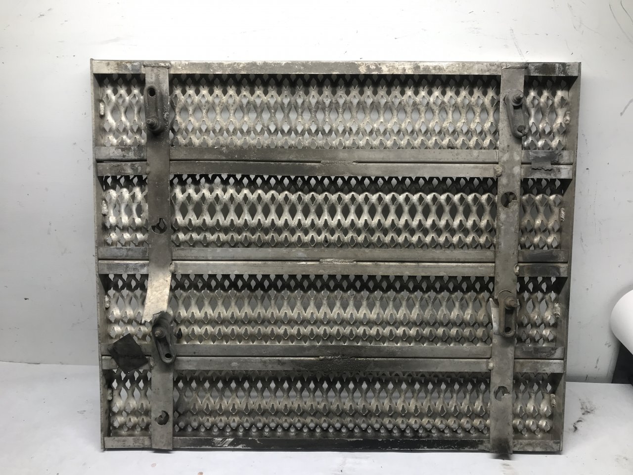 01-50798-1424/A | Peterbilt 587 Deckplate for Sale