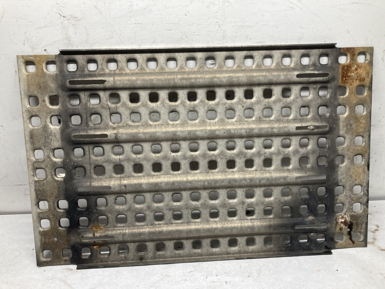 20559519 | Volvo VNL Deckplate for Sale