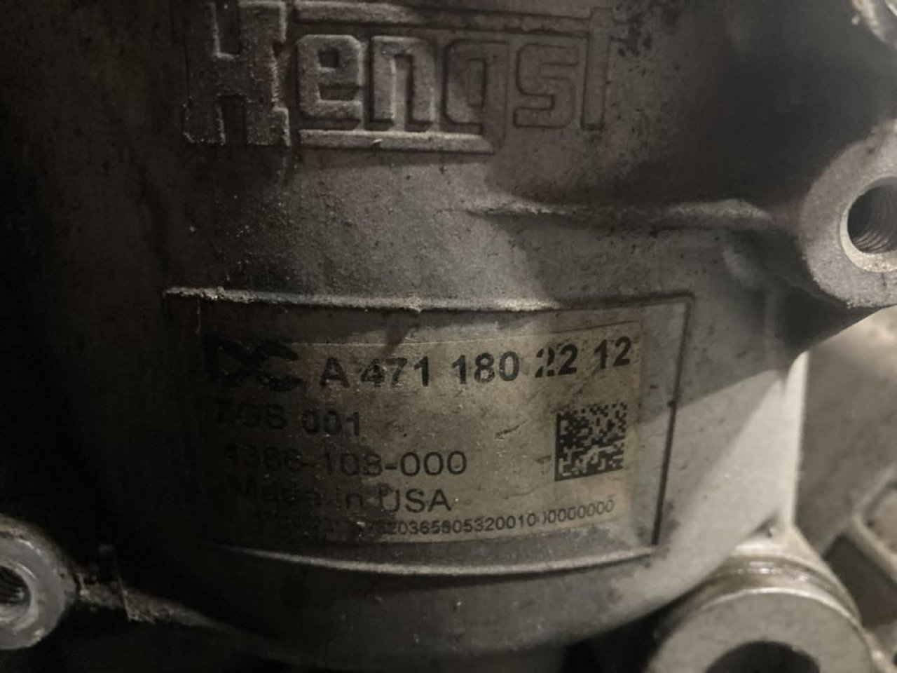 A4711802212 | Detroit DD13 Engine Oil Filter Base for Sale