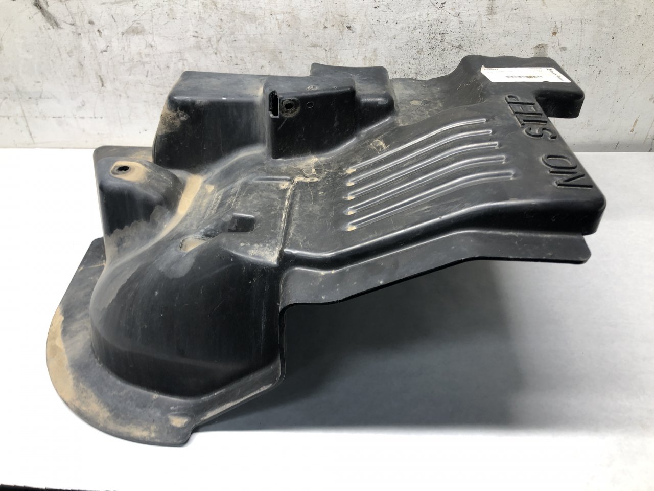 R52-6025M01 | Kenworth T680 Inner Fender for Sale