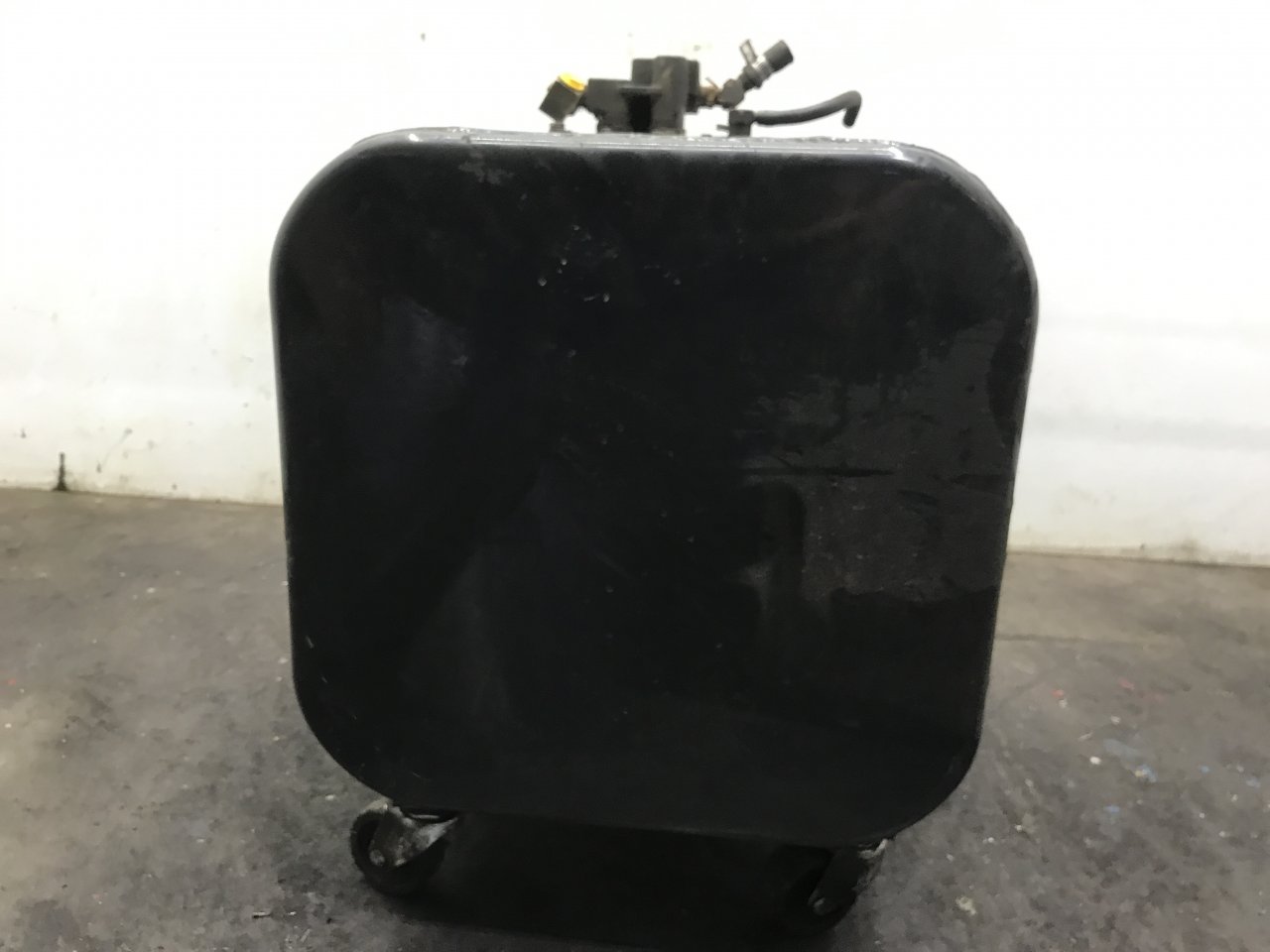 A03-23537-009 | Freightliner FL70 Fuel Tank for Sale