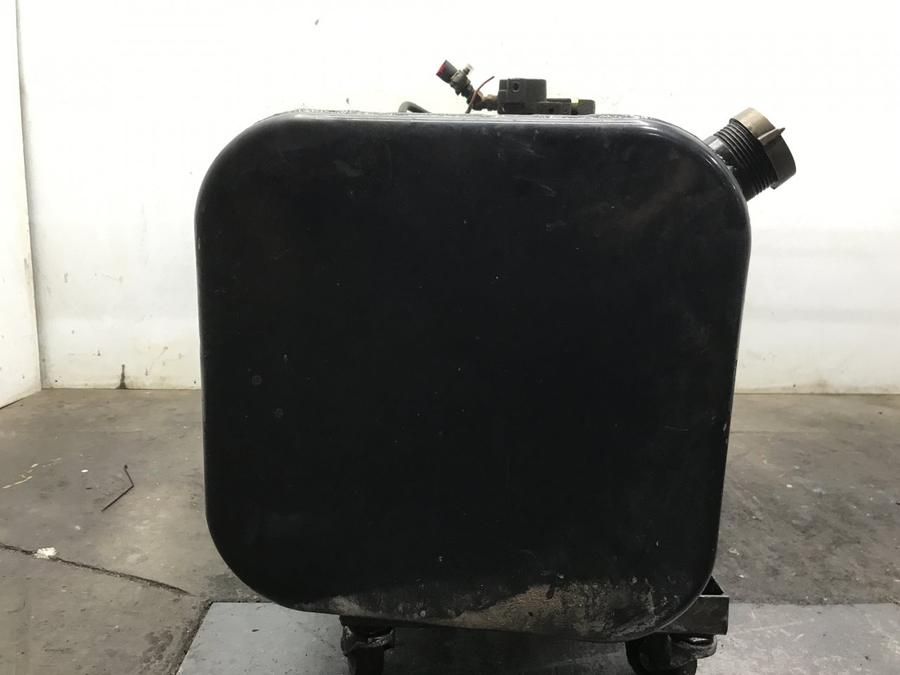 A03-23537-009 | Freightliner FL70 Fuel Tank for Sale