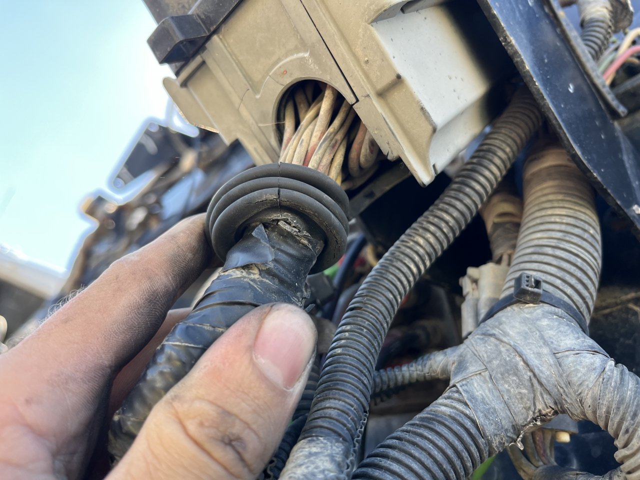 Peterbilt 386 Fuse Box for Sale