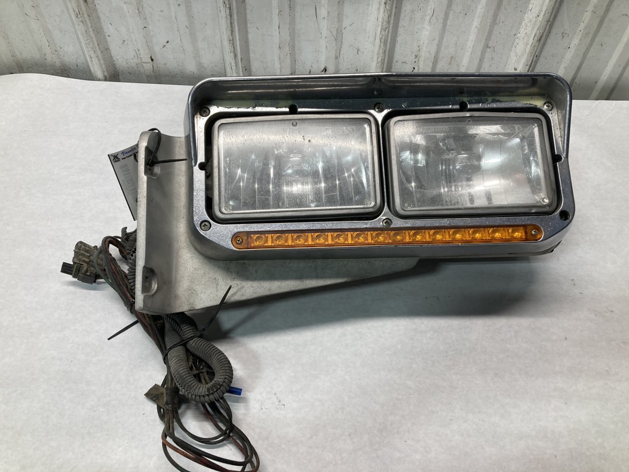 16-07559M001L | Peterbilt 379 Headlamp for Sale