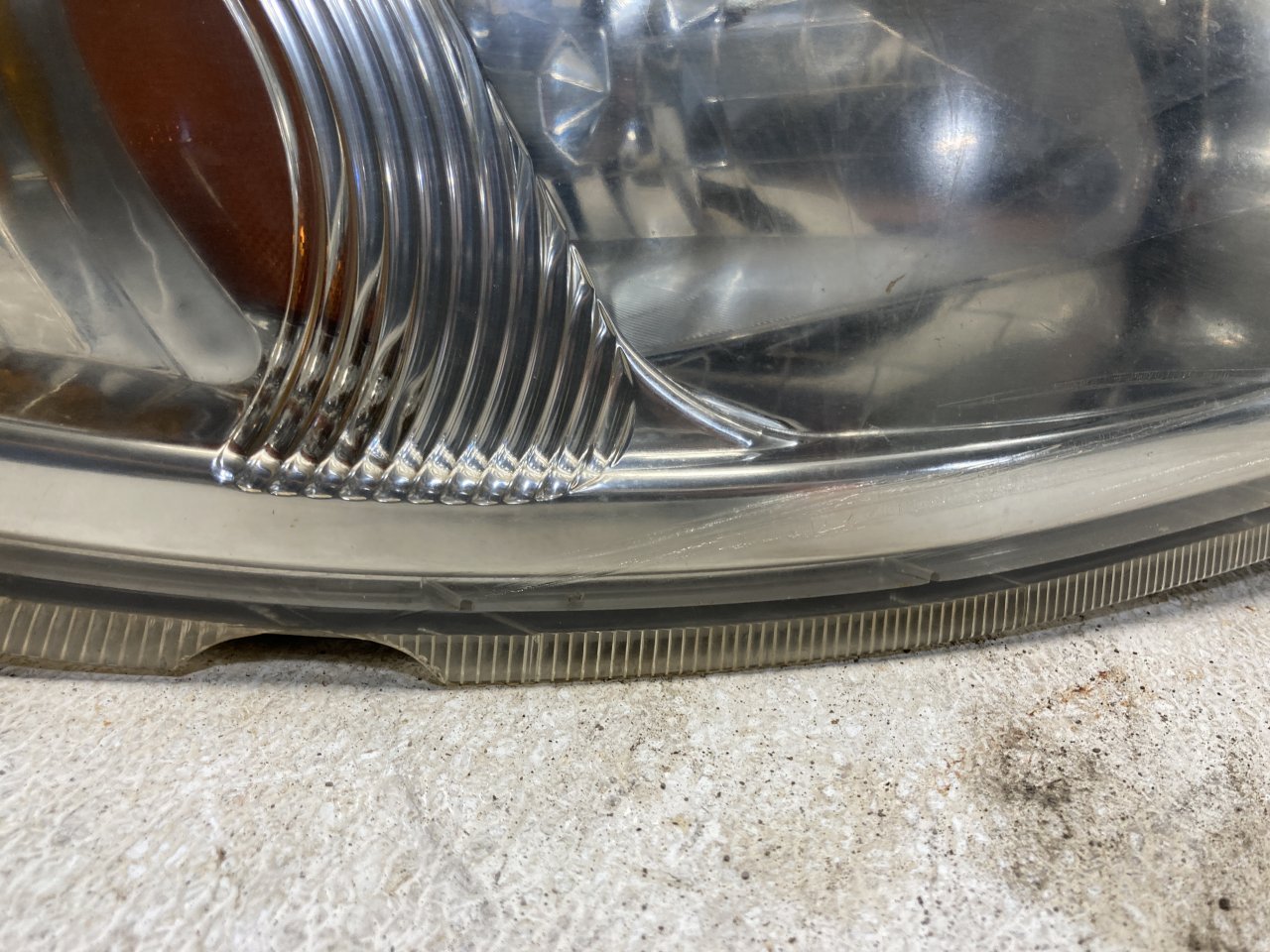 3765686C2 | International 8500 Headlamp for Sale