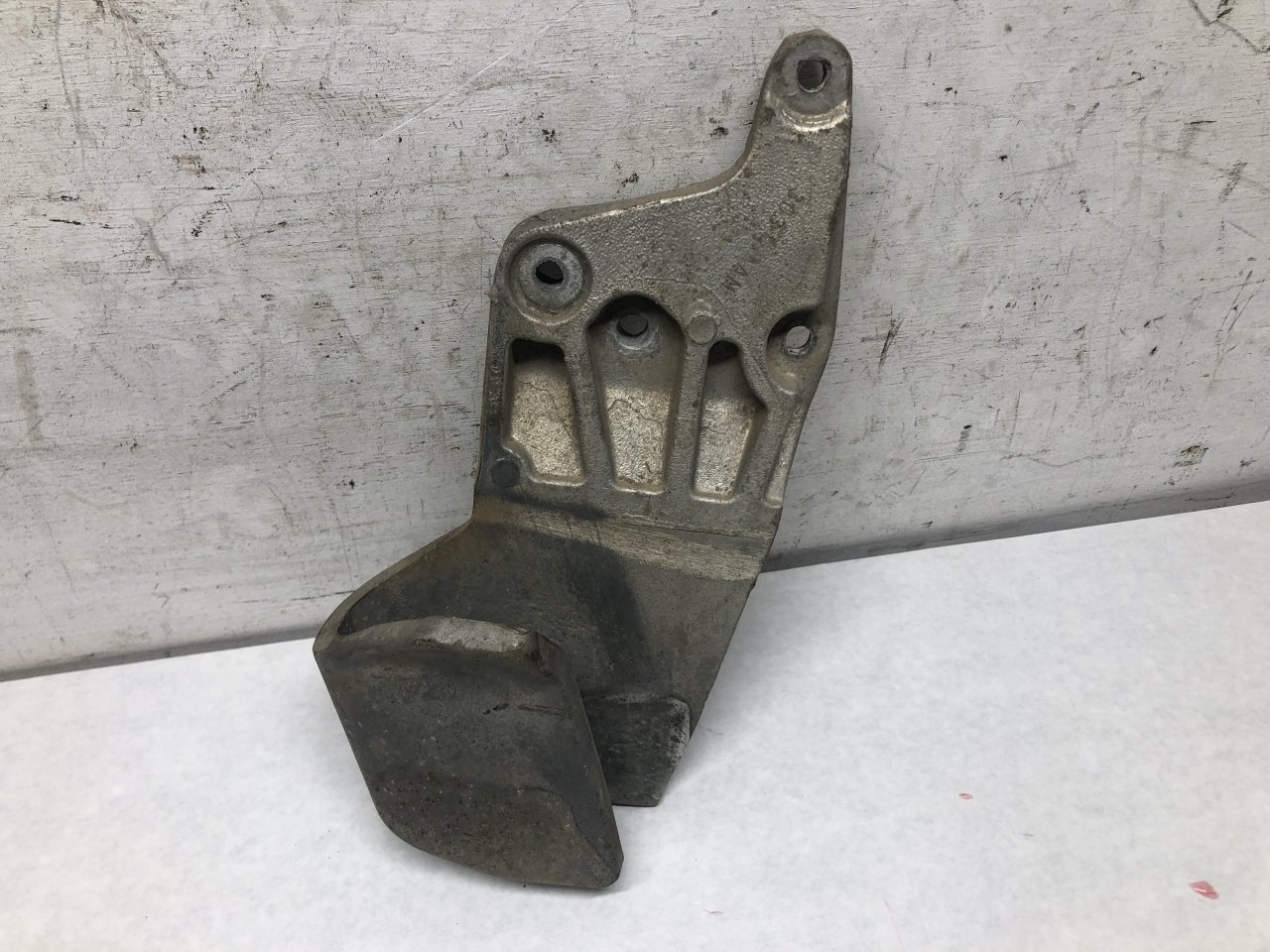 L85-6131 | Kenworth T880 Hood Rest for Sale