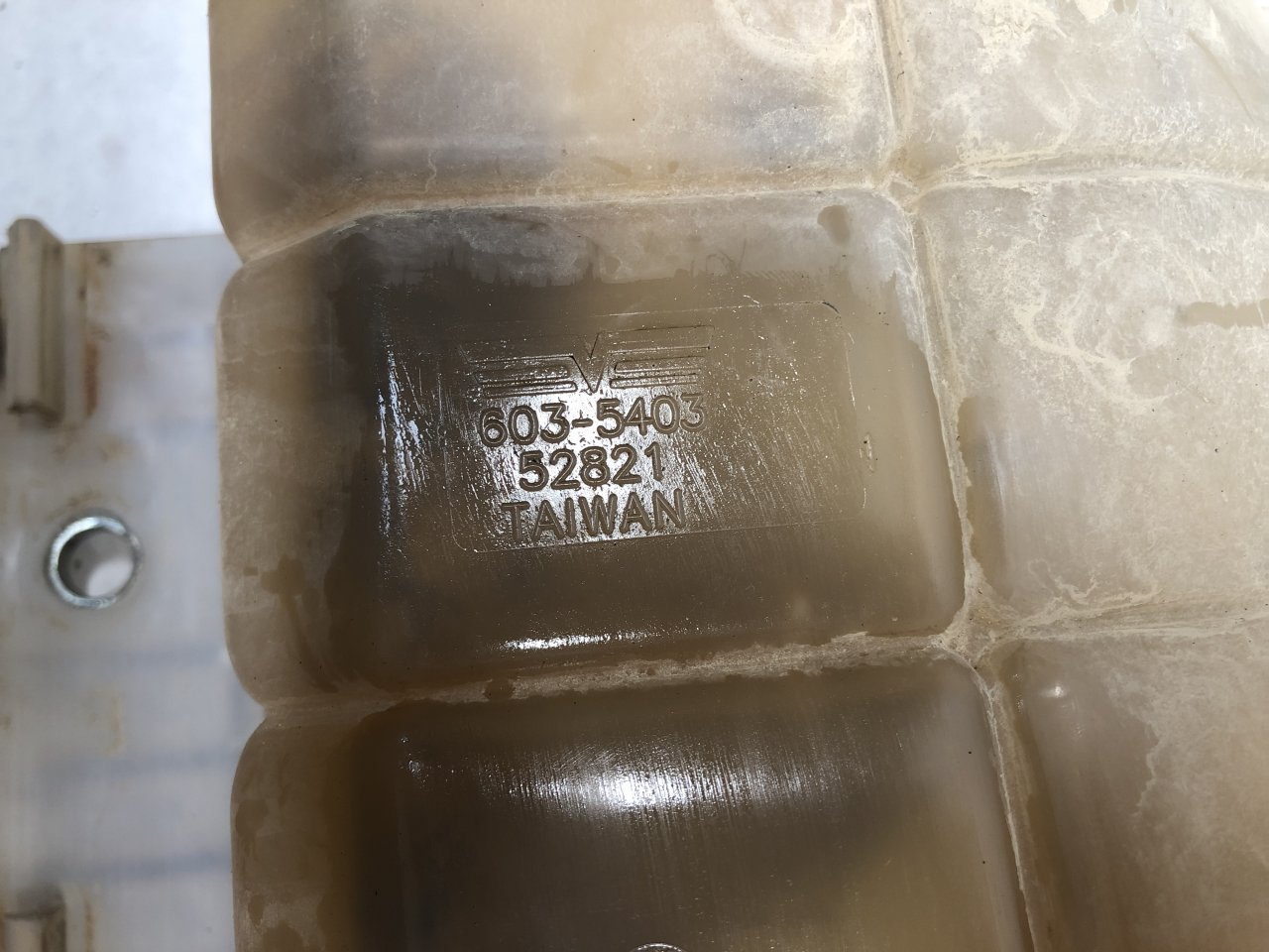 603-5403 | Peterbilt 389 Radiator Overflow Bottle for Sale