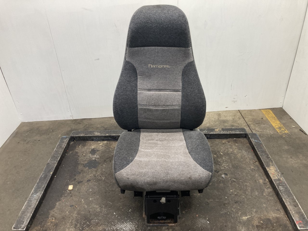M0003-02065 | Sterling L9501 Air Ride Seat for Sale