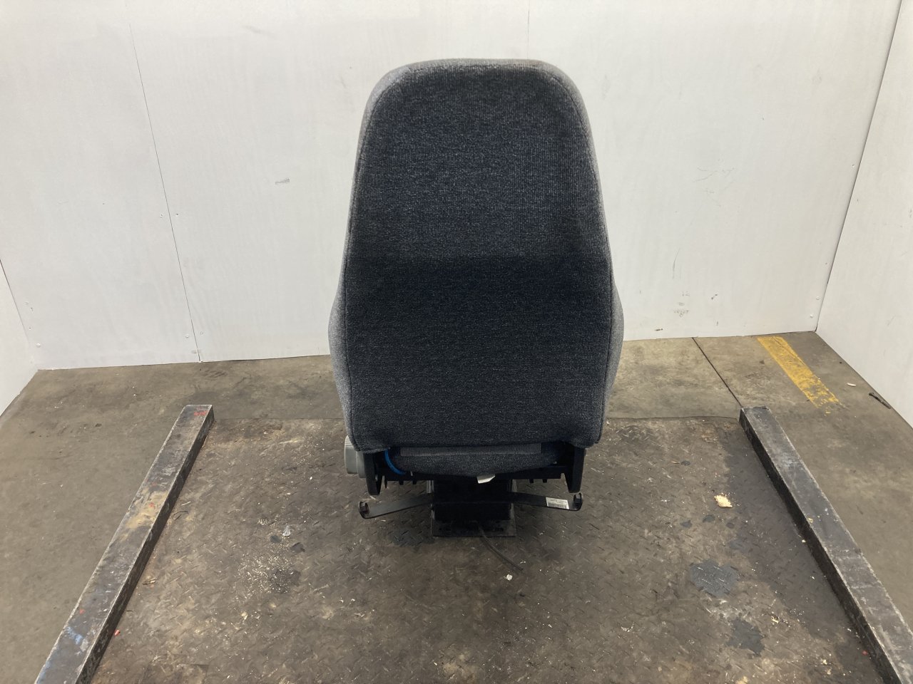 M0003-02065 | Sterling L9501 Air Ride Seat for Sale