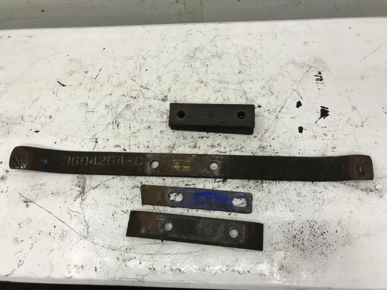 3604264-C | International PROSTAR Transmission Support Bracket for Sale