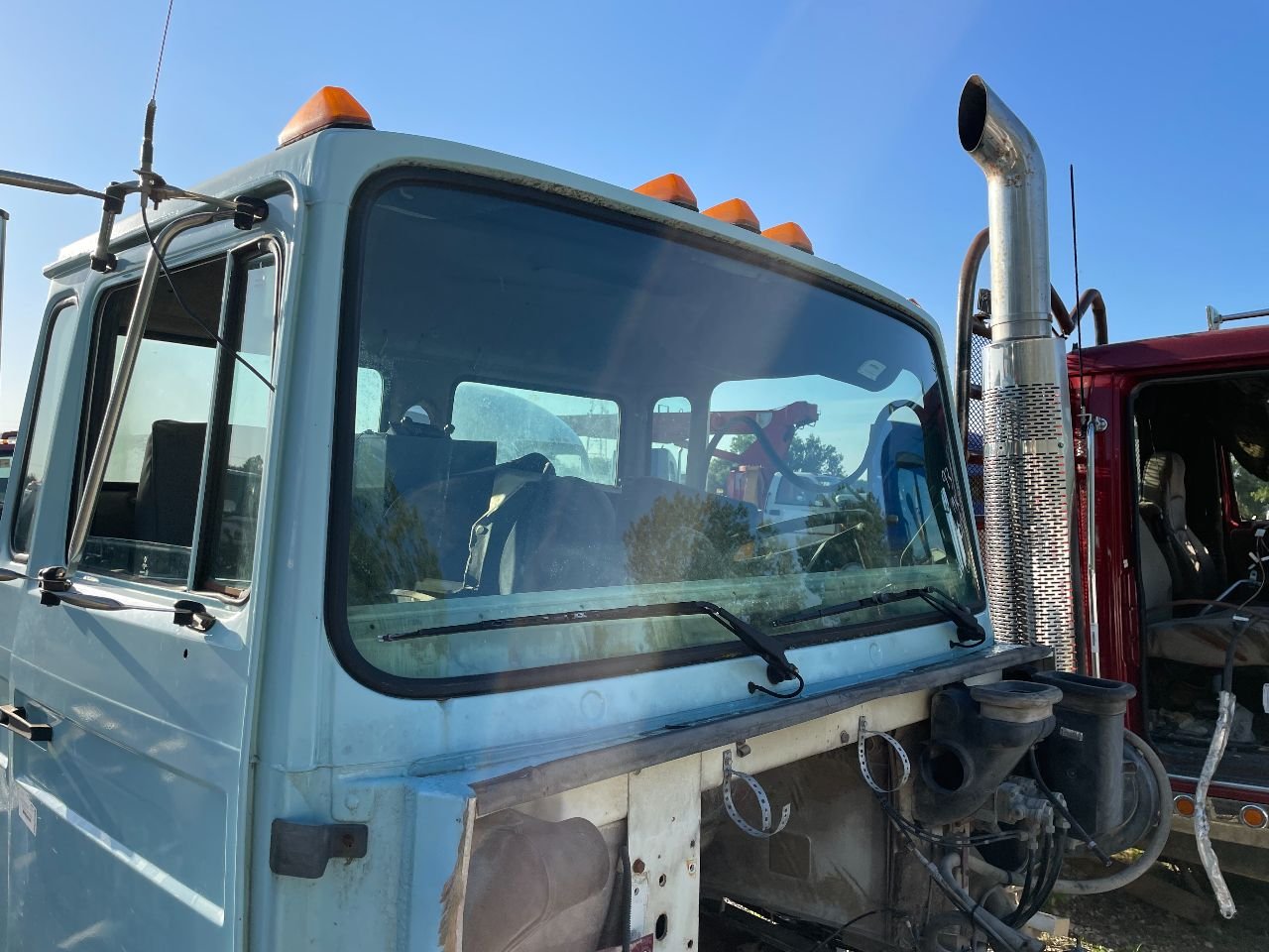 Mack CS MIDLINER Windshield for Sale